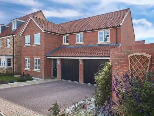 5 bedroom detached house for rent in Exning, Suffolk, CB8