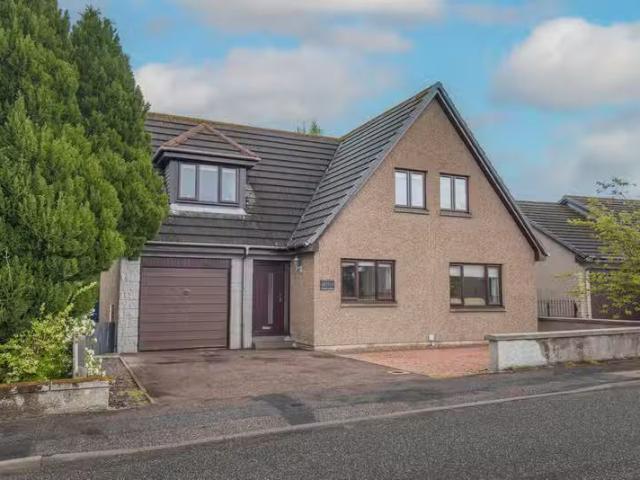 5 bedroom detached house for rent in Kingsford Road, Alford, A.
