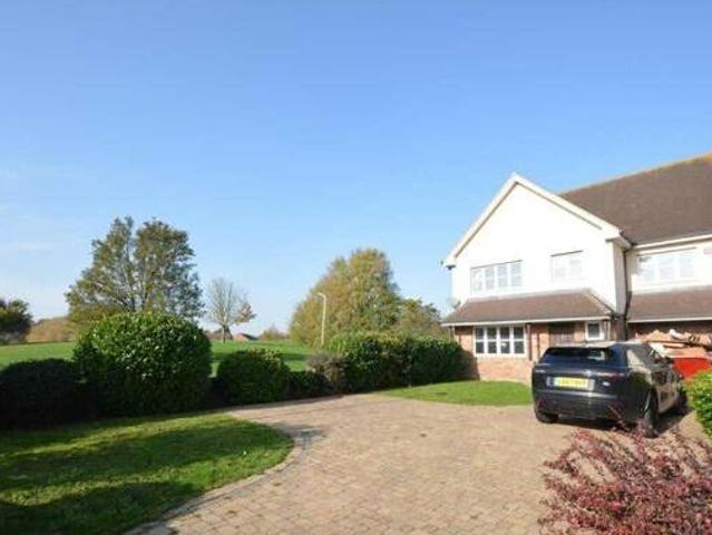 5 Bedroom Detached House For Rent In Hornchurch Essex