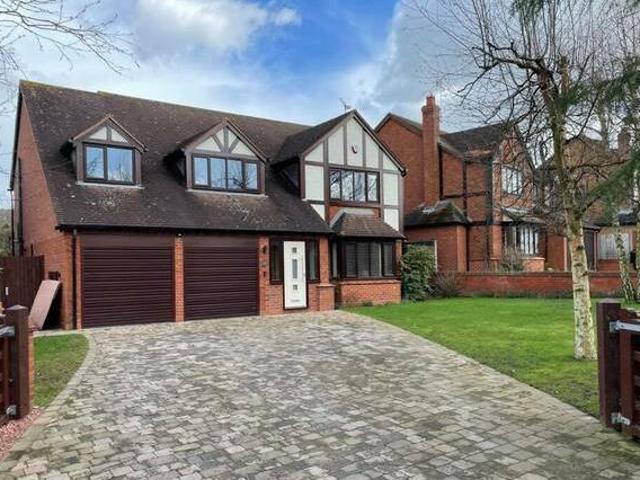 5 bedroom detached house for rent in Hall Farm Crescent LEICESTER LE9