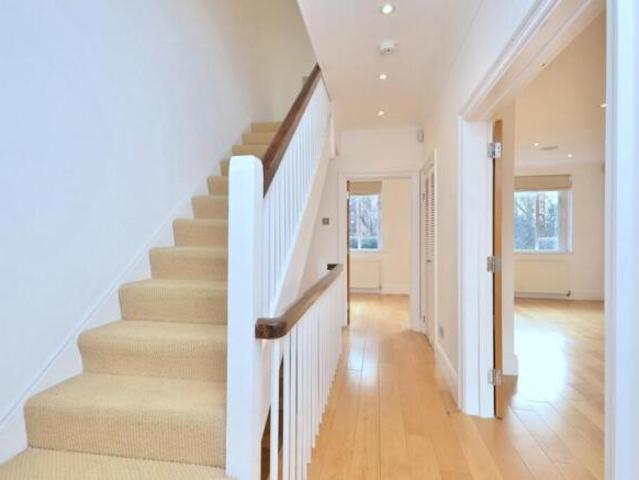 5 bedroom detached house for rent in Hamilton Terrace, St John's Wood, London, NW8