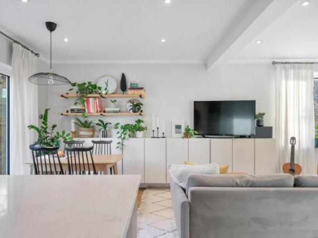 5 bedroom detached house for rent in Hartham Road, London, N7