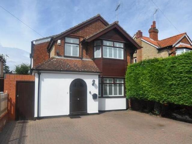 5 Bedroom Detached House For Rent In Hitchin