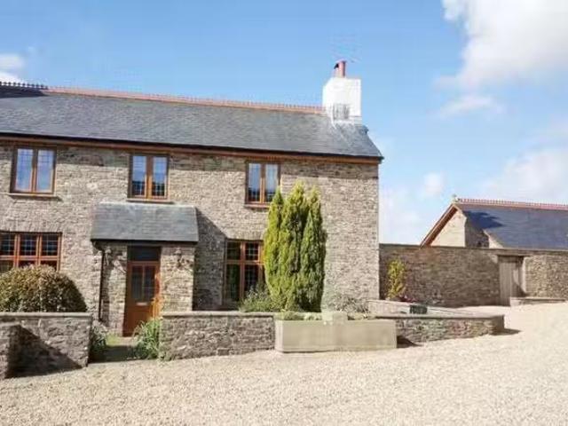 5 bedroom detached house for rent in High Bickington, Athering.