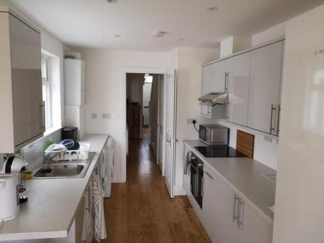 5 bedroom detached house for rent in Osborne Road, Bristol, BS3