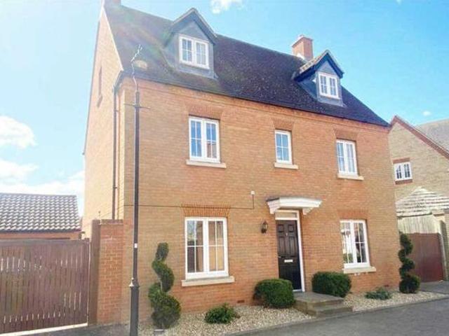 5 Bedroom Detached House For Rent In Lower Stondon