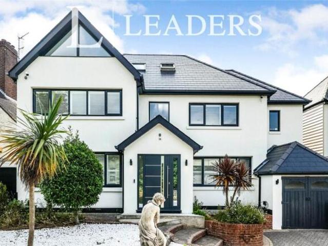 5 bedroom detached house for rent in London Road, Cosham, Portsmouth, PO6
