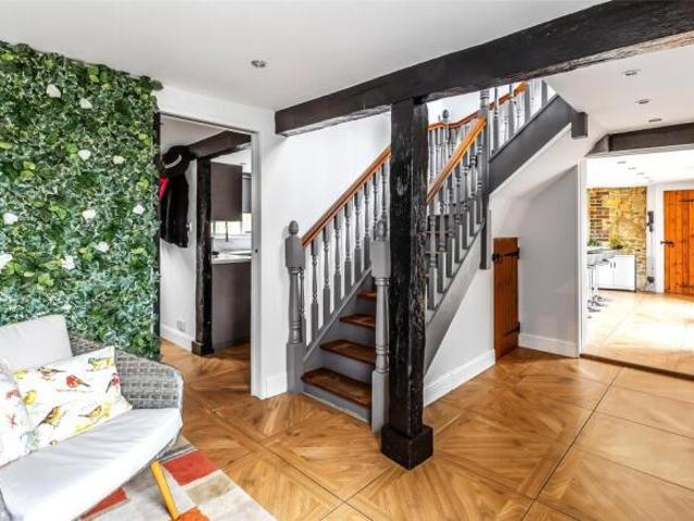 5 bedroom detached house for rent in London Road, Westerham, TN16