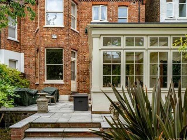 5 Bedroom Detached House For Rent In London