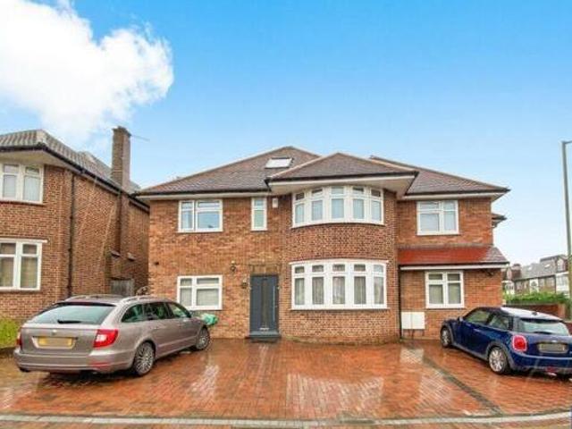 5 Bedroom Detached House For Rent In London