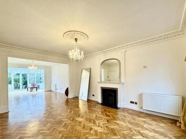 5 Bedroom Detached House For Rent In London