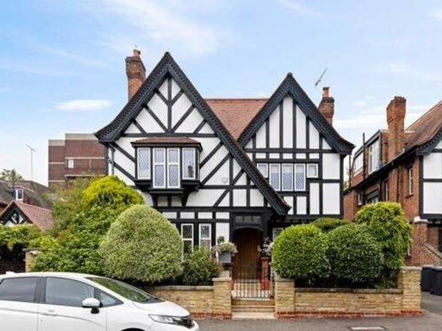 5 Bedroom Detached House For Rent In London