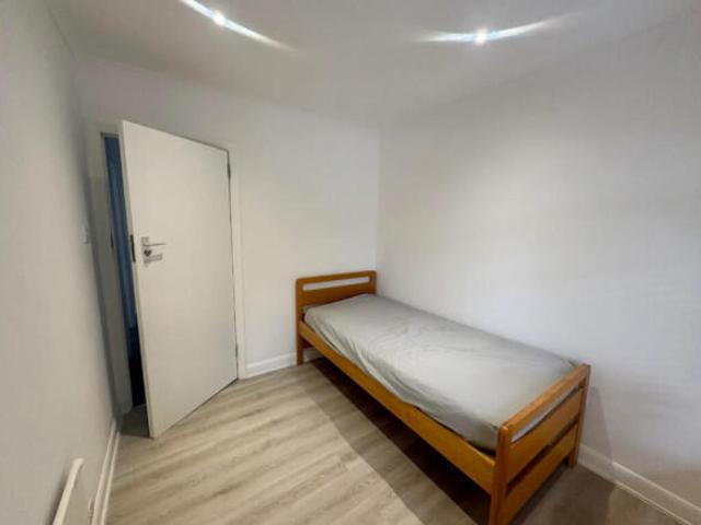 5 bedroom detached house for rent in Lawn Road, SO17