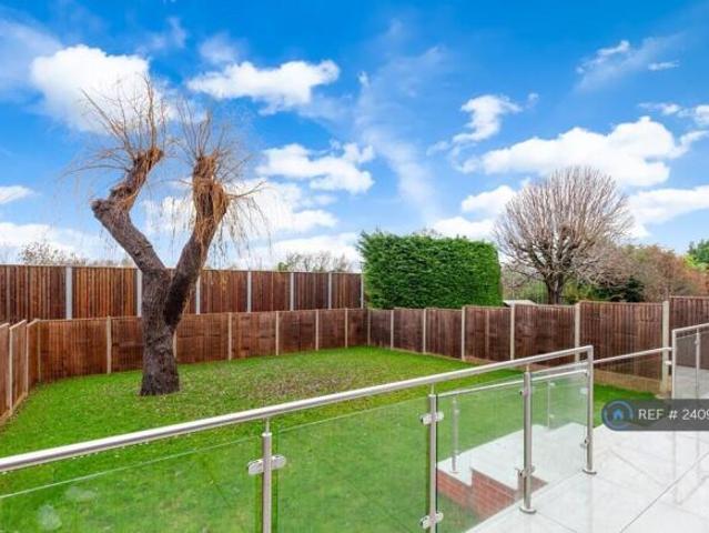 5 bedroom detached house for rent in Lakeside, Oxford, OX2