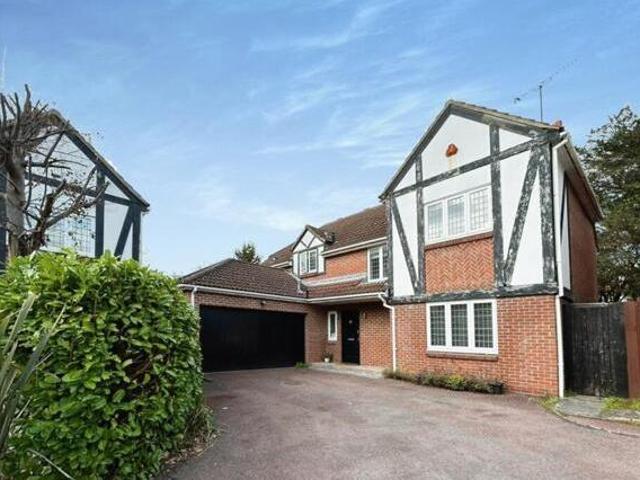 5 Bedroom Detached House For Rent In Langley