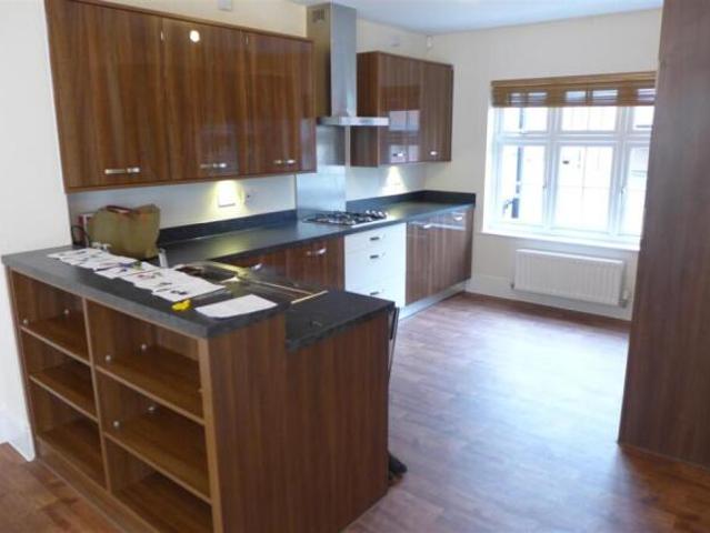5 bedroom detached house for rent in Leader Street, Stoke Park, Frenchay, Bristol, BS16