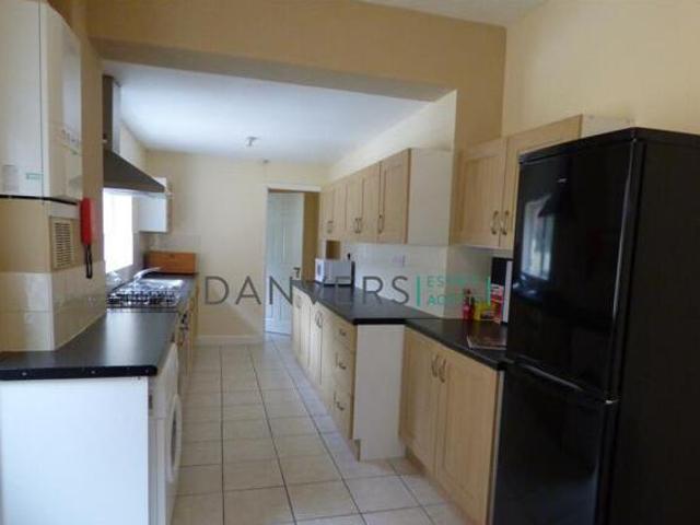 5 Bedroom Detached House For Rent In Leicester