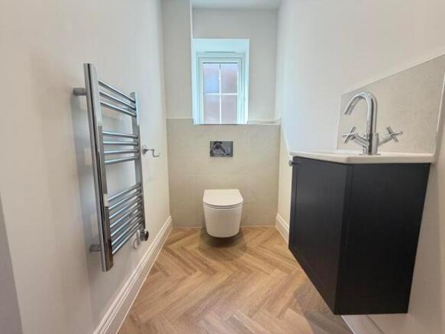 5 bedroom detached house for rent in Maidstone Road, Staplehurst TN12 0RE, TN12