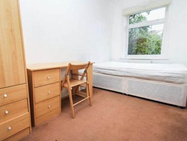 5 bedroom detached house for rent in Maple Road, Bournemouth, BH9