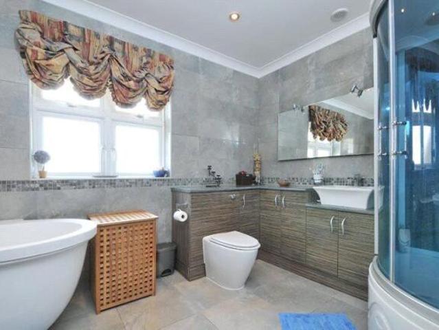 5 bedroom detached house for rent in Marlborough Crescent, Sevenoaks, Kent, TN13