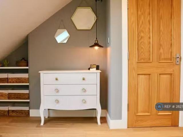 5 bedroom detached house for rent in Merryhills Drive, London.