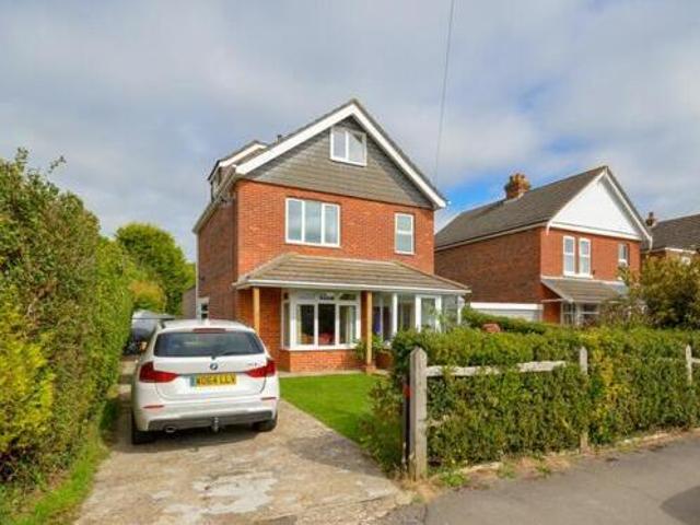5 Bedroom Detached House For Rent In Southbourne