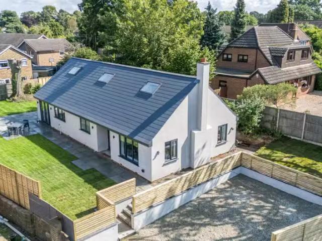5 bedroom detached house for rent in Sandy Lane, Church Crookh.