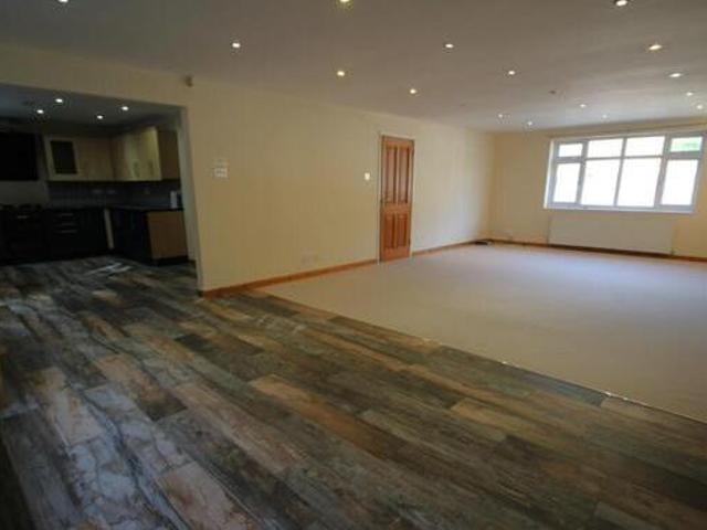 5 Bedroom Detached House For Rent In Shaw