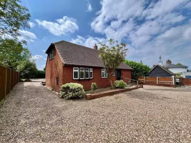5 bedroom detached house for rent in Shoemenders Lane, Bradwel.