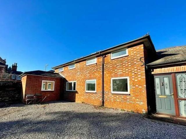 5 bedroom detached house for rent in St James Lane Winchester SO22