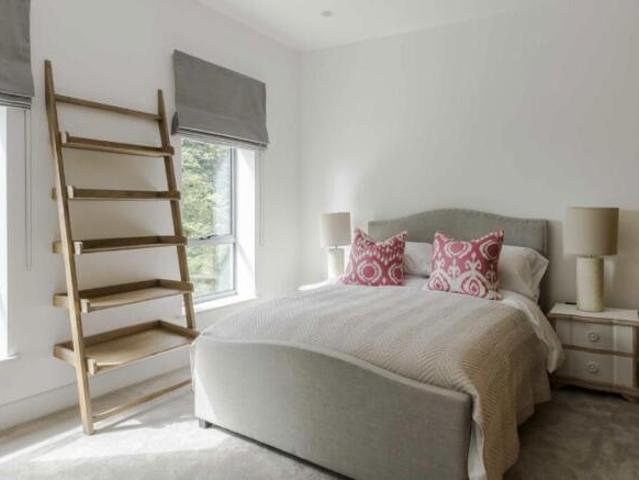 5 bedroom detached house for rent in Sunnyside, Wimbledon Village, SW19