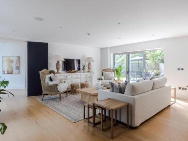 5 bedroom detached house for rent in Sunnyside, Wimbledon, London SW19