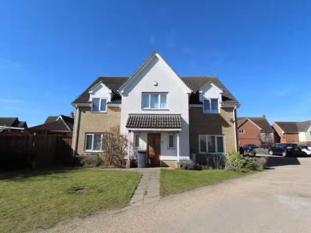 5 bedroom detached house for rent in Parkview, Beck Row, Bury.