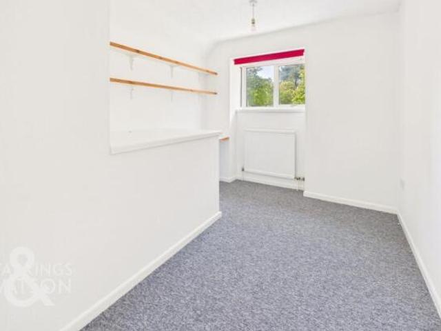 5 bedroom detached house for rent in Peverell Road, Bowthorpe, Norwich, NR5