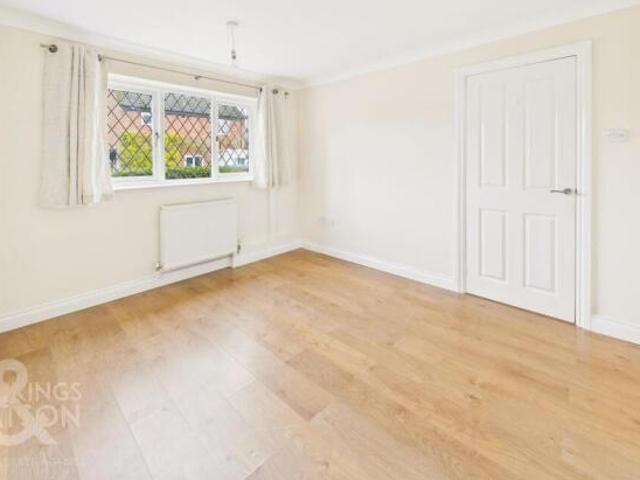 5 bedroom detached house for rent in Peverell Road, Bowthorpe, Norwich, NR5