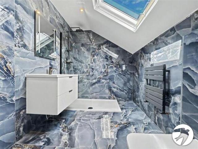 5 bedroom detached house for rent in Pilgrims Way, Cuxton, Rochester, Kent, ME2