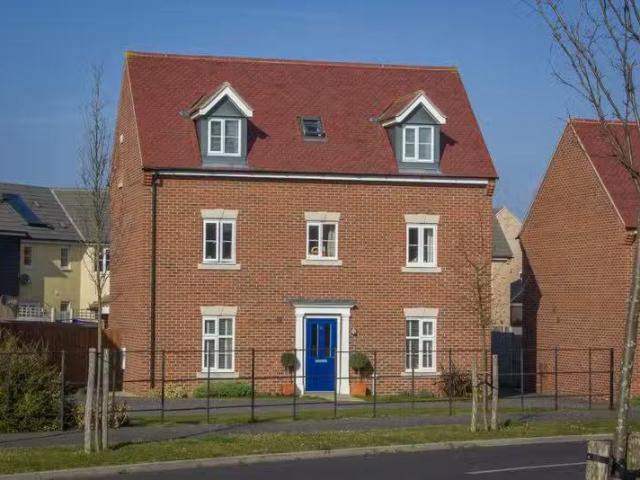 5 bedroom detached house for rent in Primack Road, Bury St Edm.