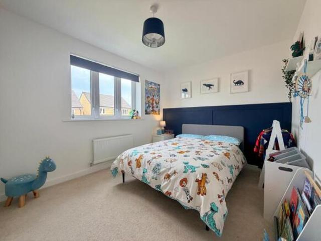 5 bedroom detached house for rent in Quarry Avenue, Leeds, LS25