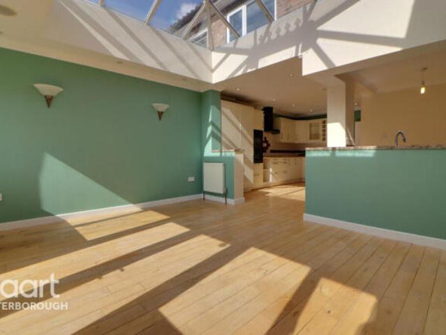 5 bedroom detached house for rent in Queens Road, PETERBOROUGH, PE2