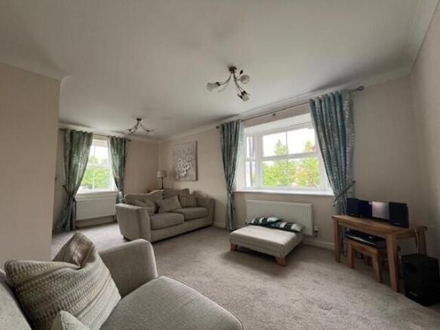5 bedroom detached house for rent in Redhouse, North Swindon, SN25