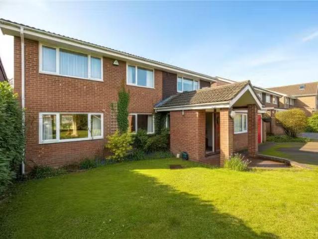 5 bedroom detached house for rent in Wootton Way, Cambridge, CB3