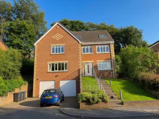 5 bedroom detached house for rent in Wearside Drive, Durham, DH1