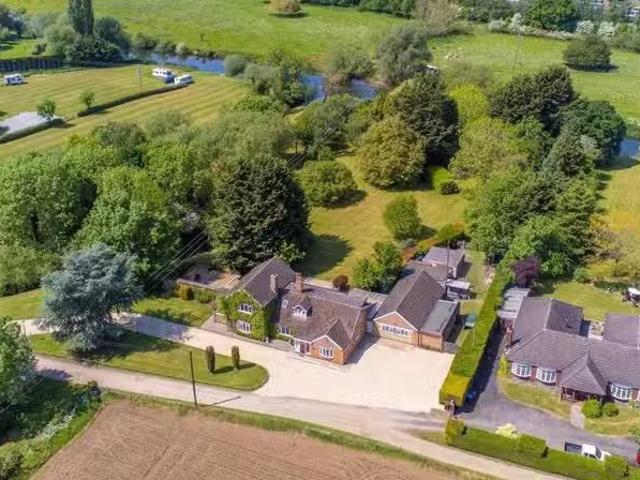 5 bedroom detached house for rent in Weston On Avon, CV37