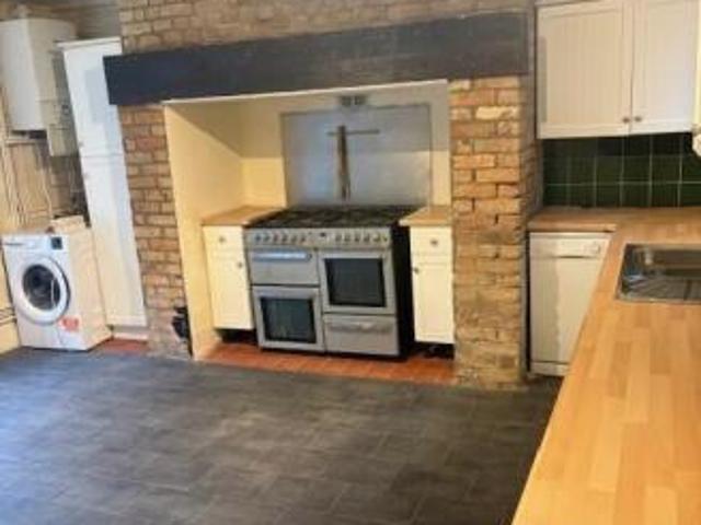 5 bedroom detached house for rent in Wimborne Road, Bournemouth, Dorset, BH2