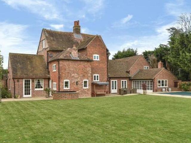 5 Bedroom Detached House For Rent In Windsor, Berkshire