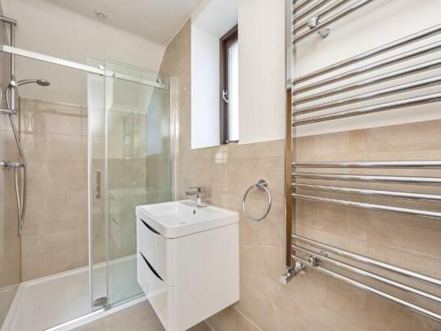 5 bedroom detached house for rent in Tongdean Lane, BN1