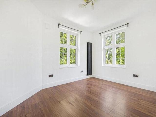 5 bedroom detached house for rent in The Chase, Bromley, BR1