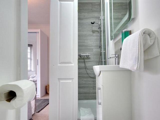 5 bedroom detached house for rent in Turay Villa, Capstone Road, Bournemouth, BH8