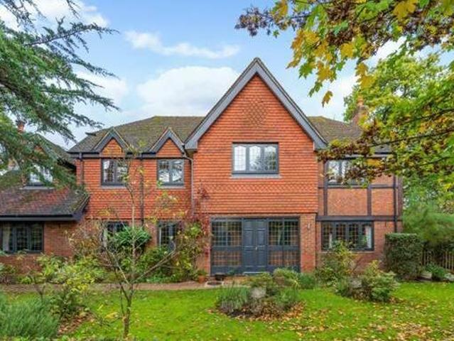 5 bedroom detached house for rent in Turnoak Park Windsor SL4