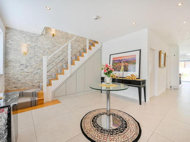 5 bedroom detached house for rent in Ullswater Crescent, Kingston Vale, London, SW15